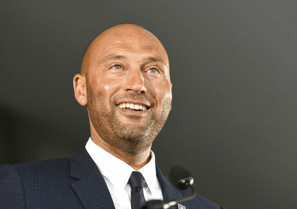 Derek Jeter renuncia de su cargo con los Miami Marlins