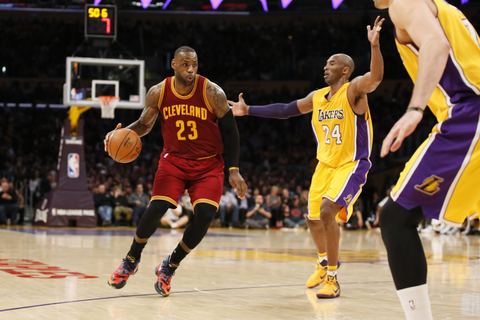 LeBron James vs Kobe Bryant | Why Kobe is King